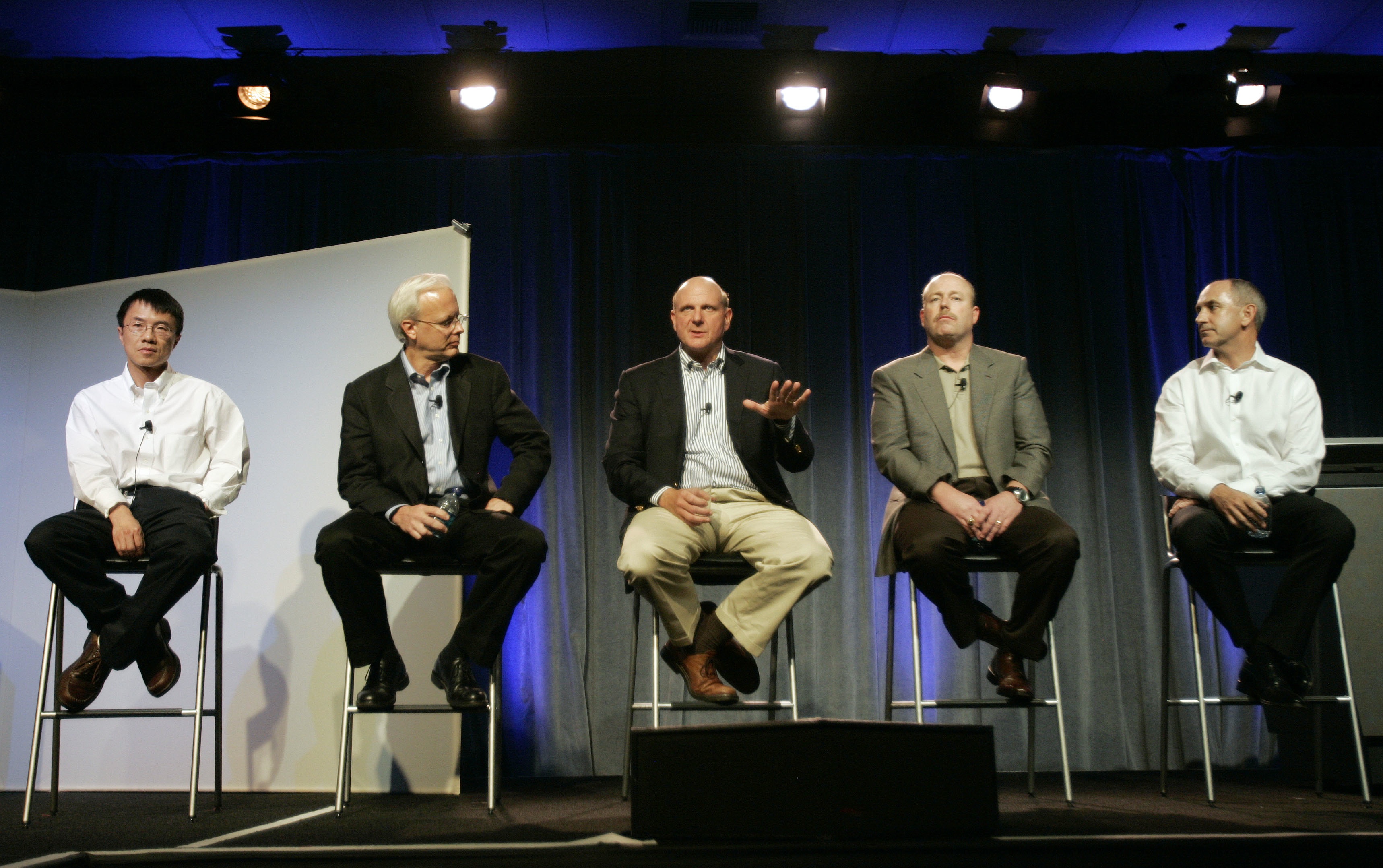 Receita da Microsoft cai 14%, mas supera expectativa de analistas ...