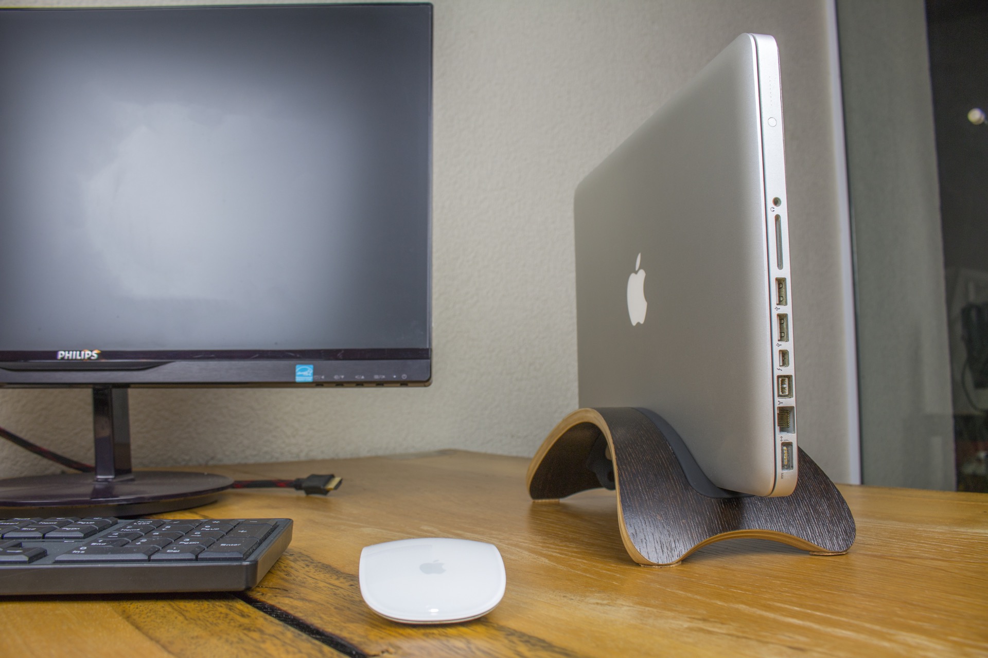 BookArc: clássico stand agora em versão de madeira para MacBooks e numa ...