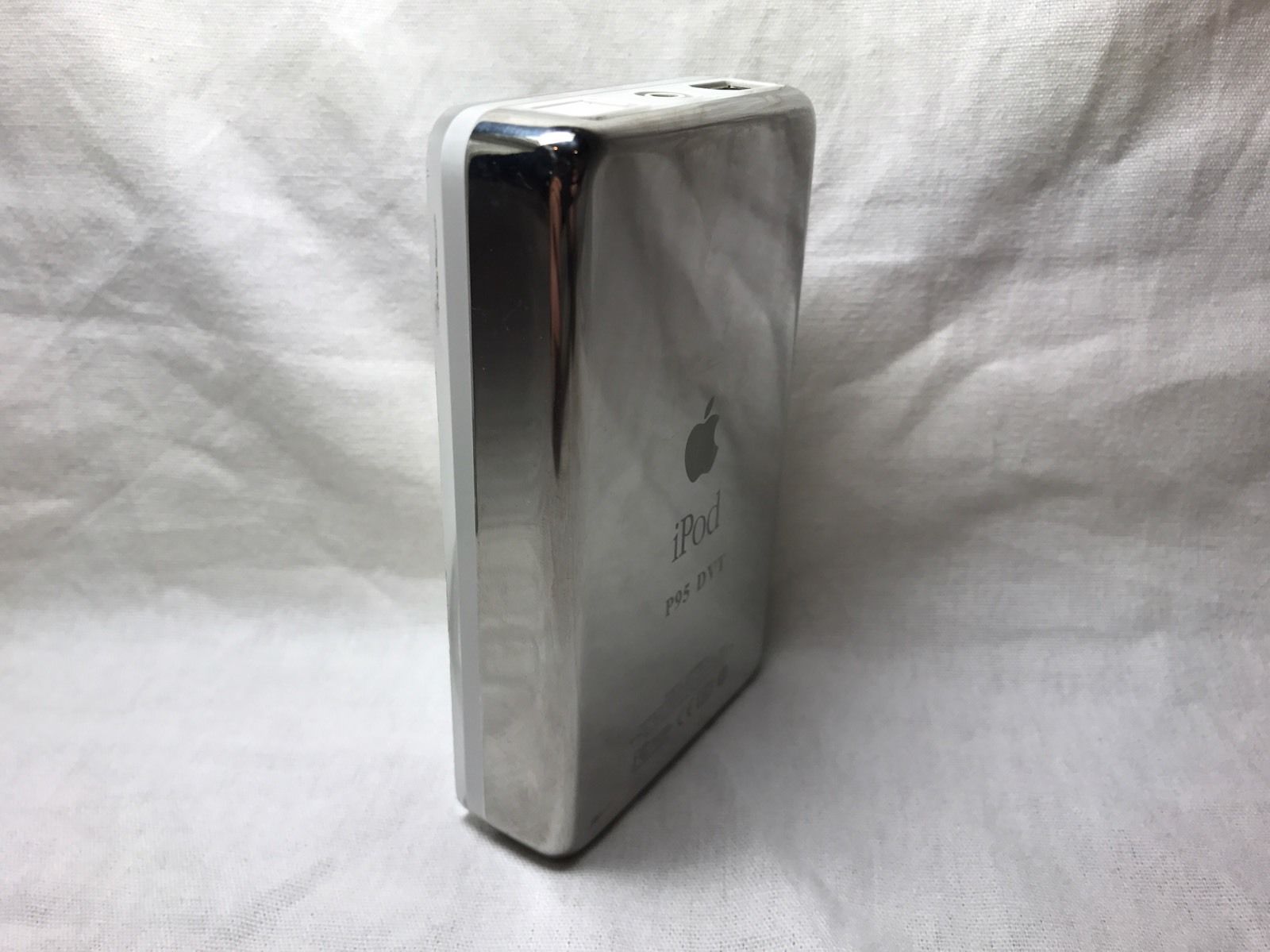 Protótipo de iPod de primeira geração surge no eBay; dono quer a ...