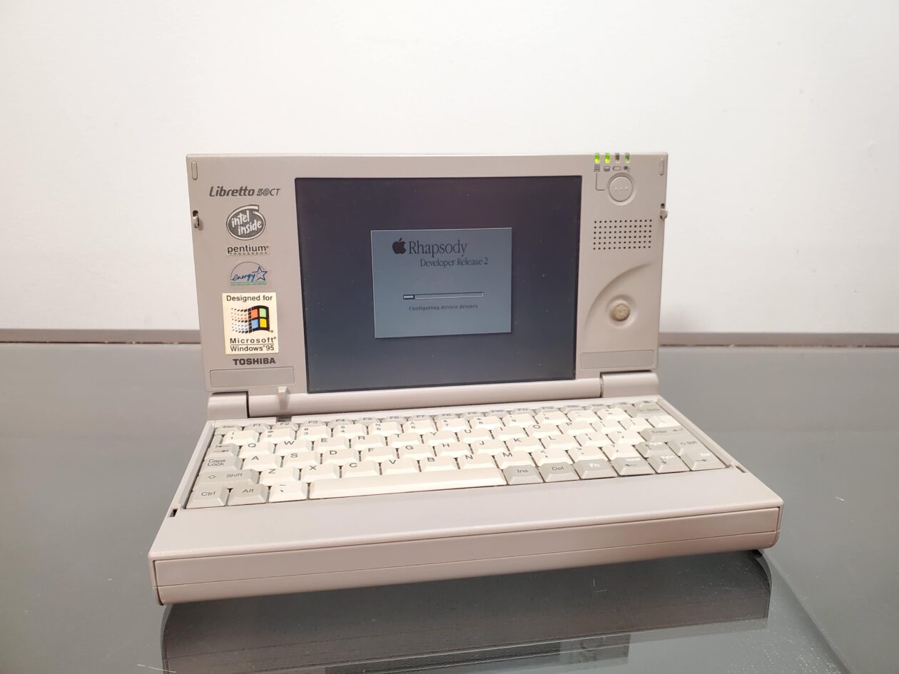 Toshiba Libretto, de 1997, é transformado em um Hackintosh - MacMagazine