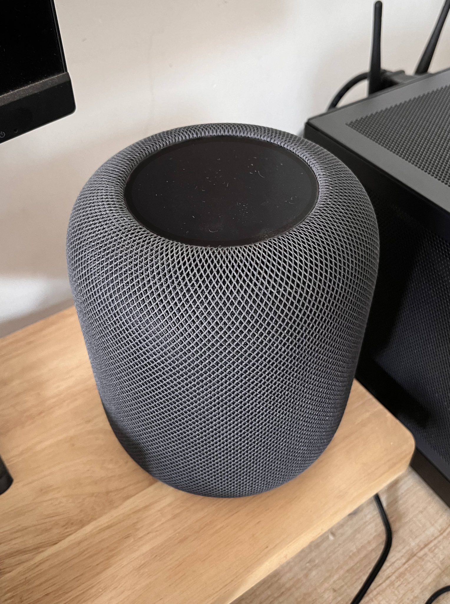 Leaker compartilha novas imagens de HomePod com tela LCD - MacMagazine